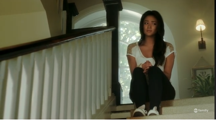 "Pretty Little Liars" Returns: Gay Emily is Coming Out, She Wants Her ...