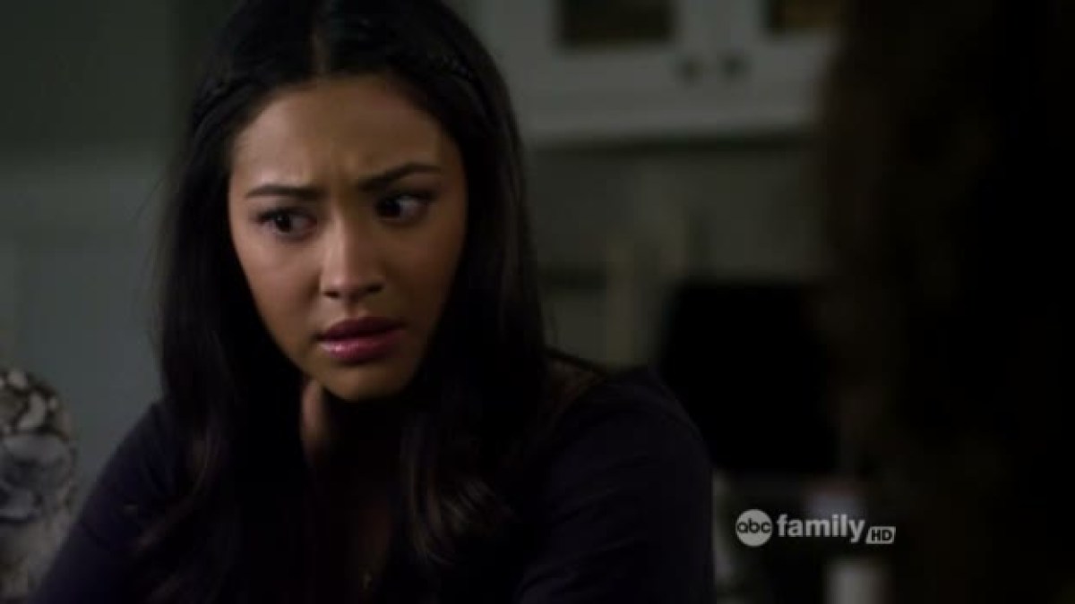 Pretty Little Liars 224 Fashioncap: If These Dolls Could Talk And Pick ...