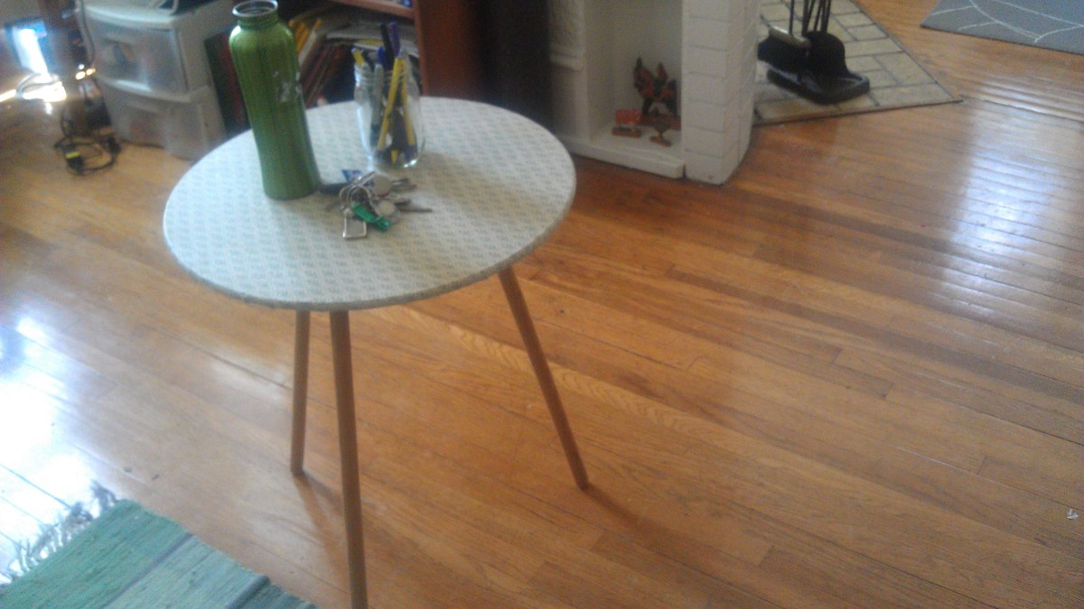 DIY Mod Podge Refinished Table: Like A Regular Table, but Prettier ...