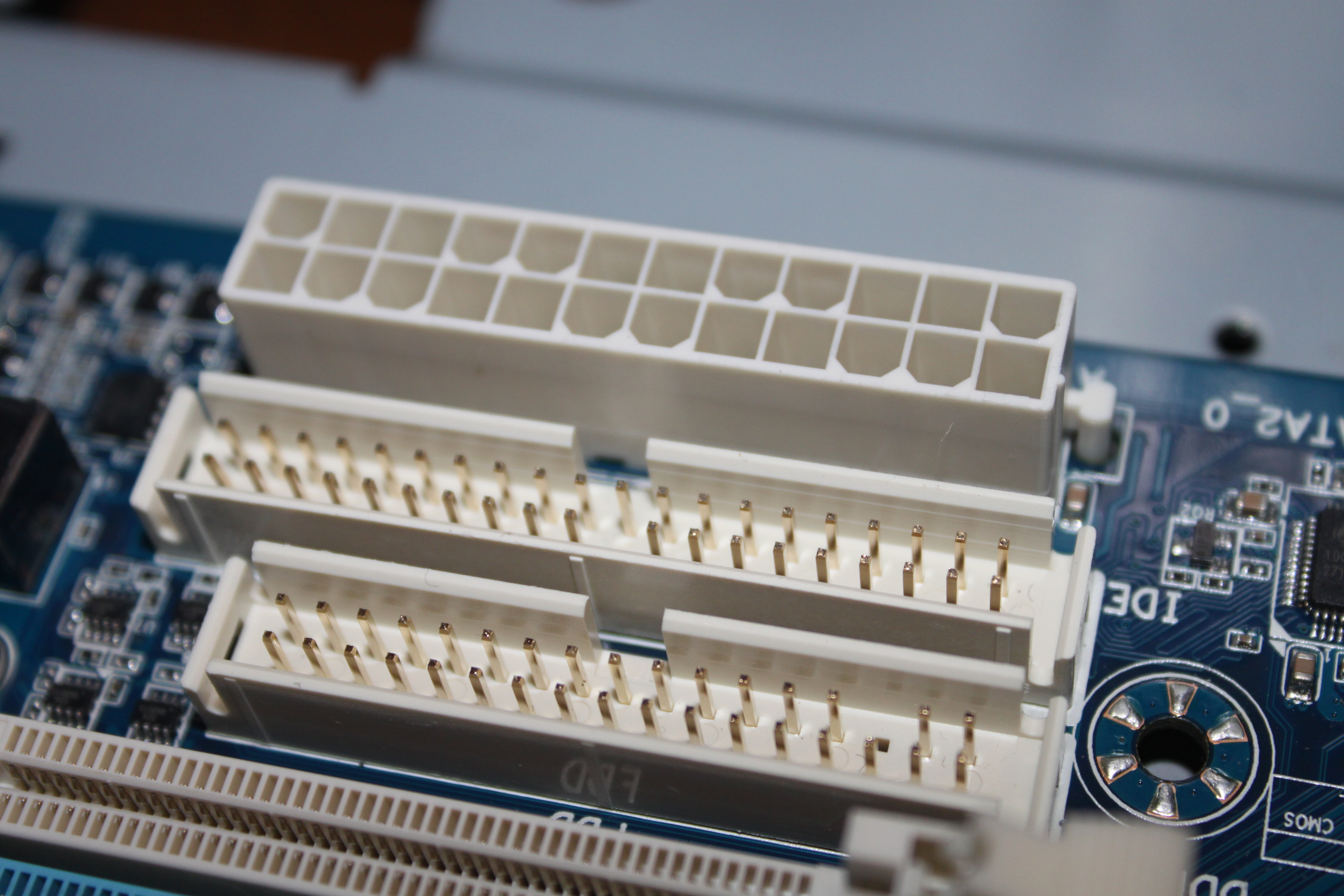 The Queer Grrrl's Guide To A DIY Computer, Part 2: Assembly | Autostraddle