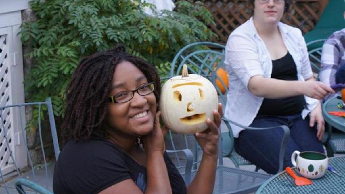 Five Fun and Festive Meet-Ups You Could Host This Fall | Autostraddle