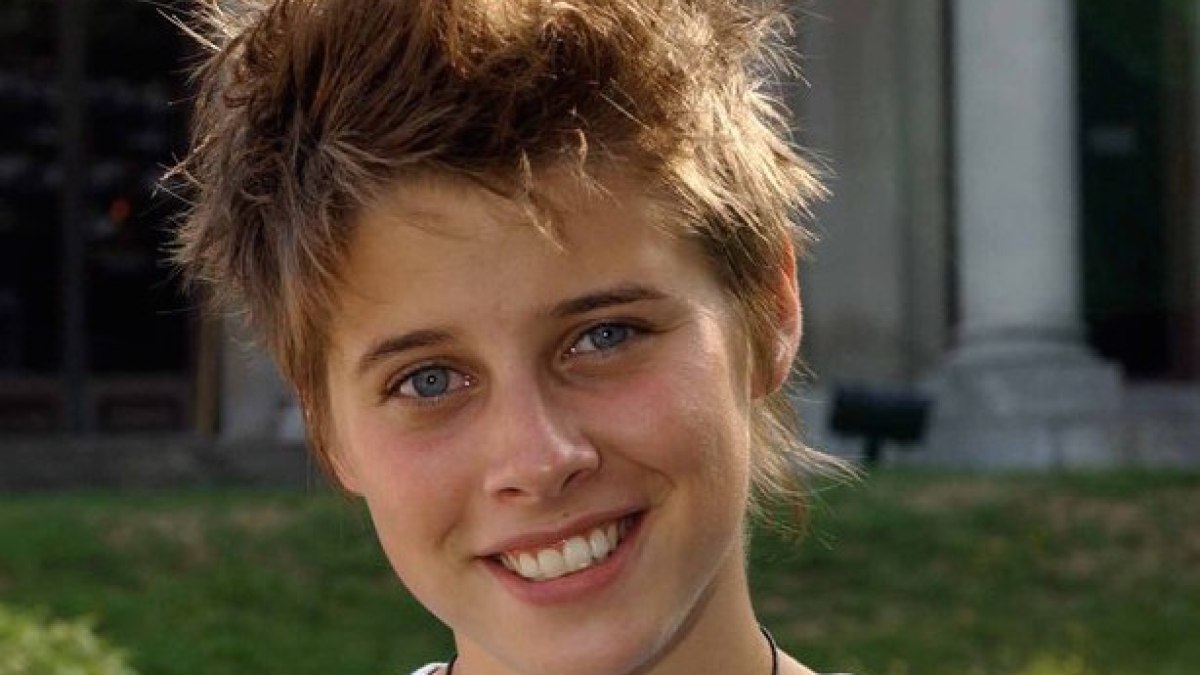 The Curious Case of Alex Parks, the Celesbian Who Briefly Was ...