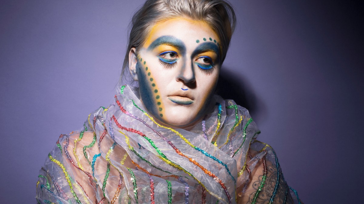 Alien Actualities: A Halloween Makeup Tutorial | Autostraddle