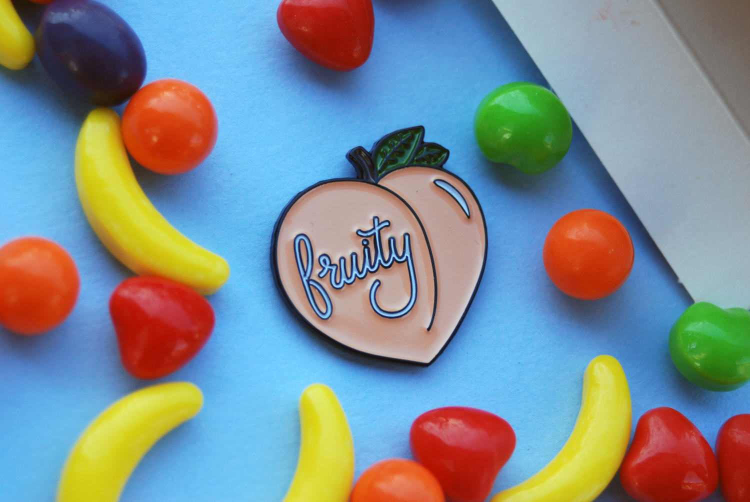 27 Lady-Lovin' Pins To Stick On Your Jacket This Fall | Autostraddle