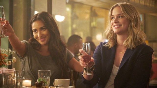 Fall 2018 Queer TV Preview: All the Lesbian and Bisexual Women Characters to Anxiously ...