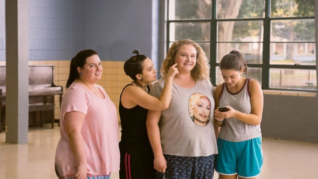 Netflix's Dumplin' Review: Have a Holly Dolly Christmas and a Gay ...