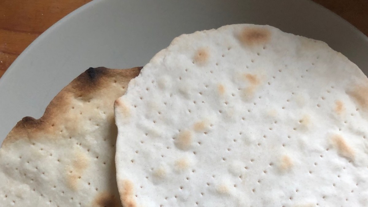 Gey In Kikh: Passover Matzo, the Bread of Affliction | Autostraddle