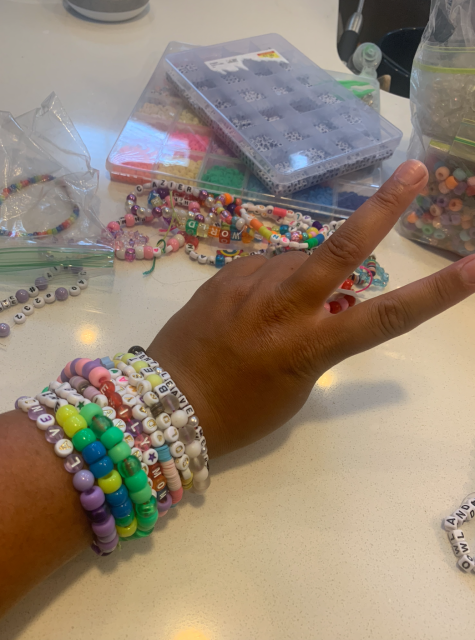 Wanna Trade? A DIY Guide to Making Friendship Bracelets | Autostraddle