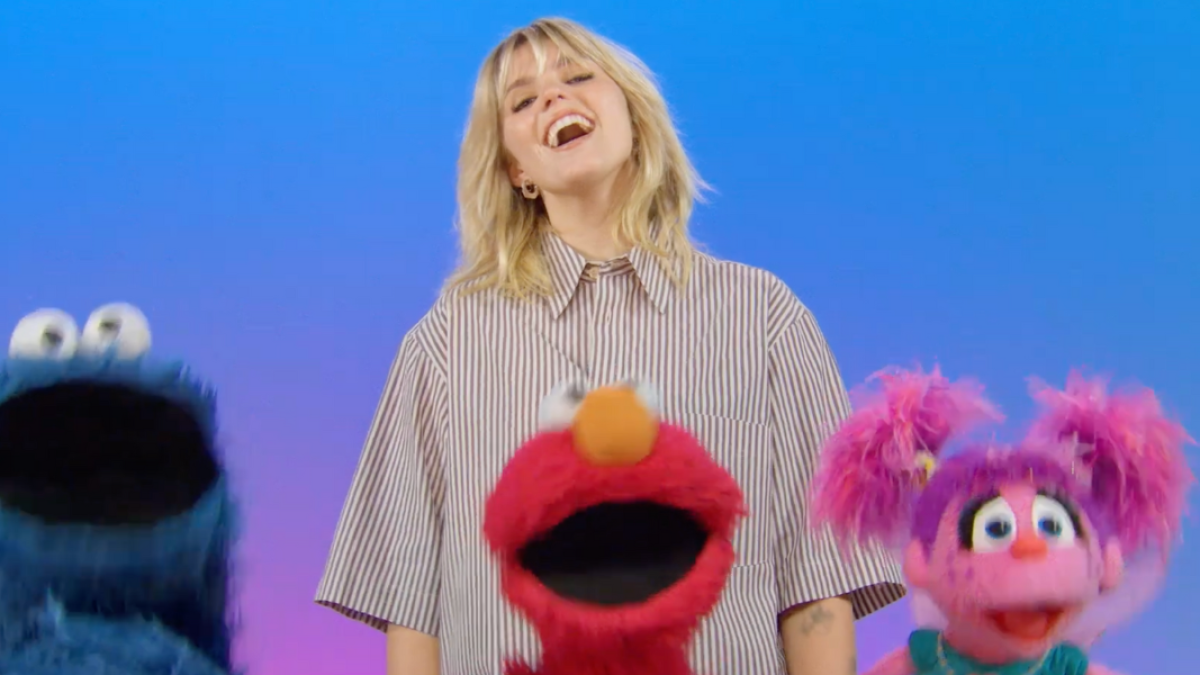 Reneé Rapp and Elmo Say It's Okay to Feel Your Feelings | Autostraddle
